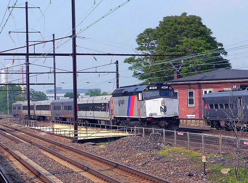 NJT F40PH-2 4124